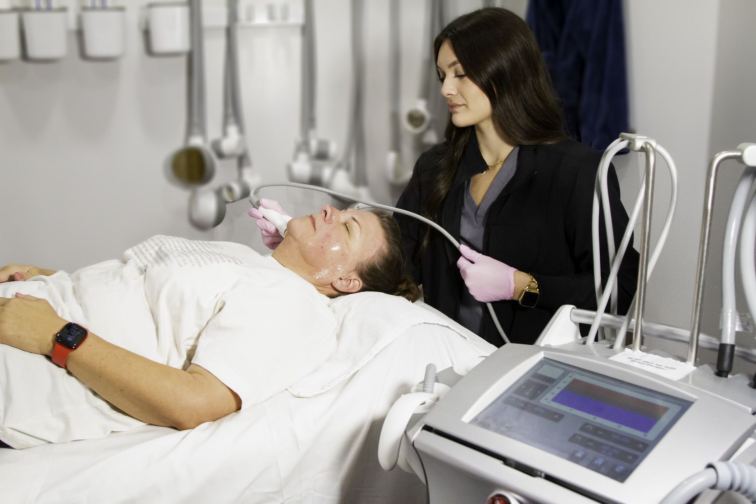 Skin Tightening Treatments for a Refreshed Glow at StadiaMedSpa